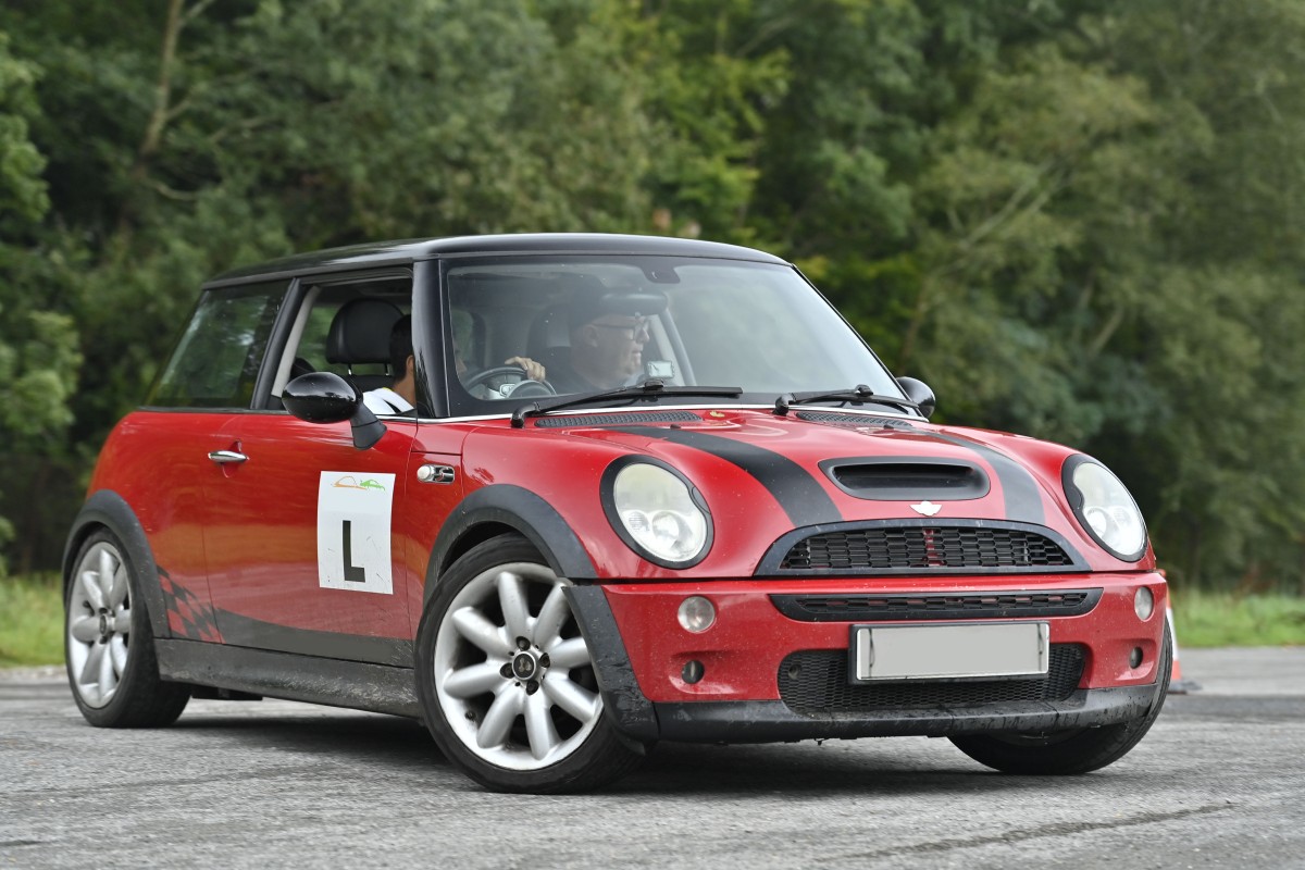 Junior Driver Training - Mini (30 mins) | DrivingExperience
